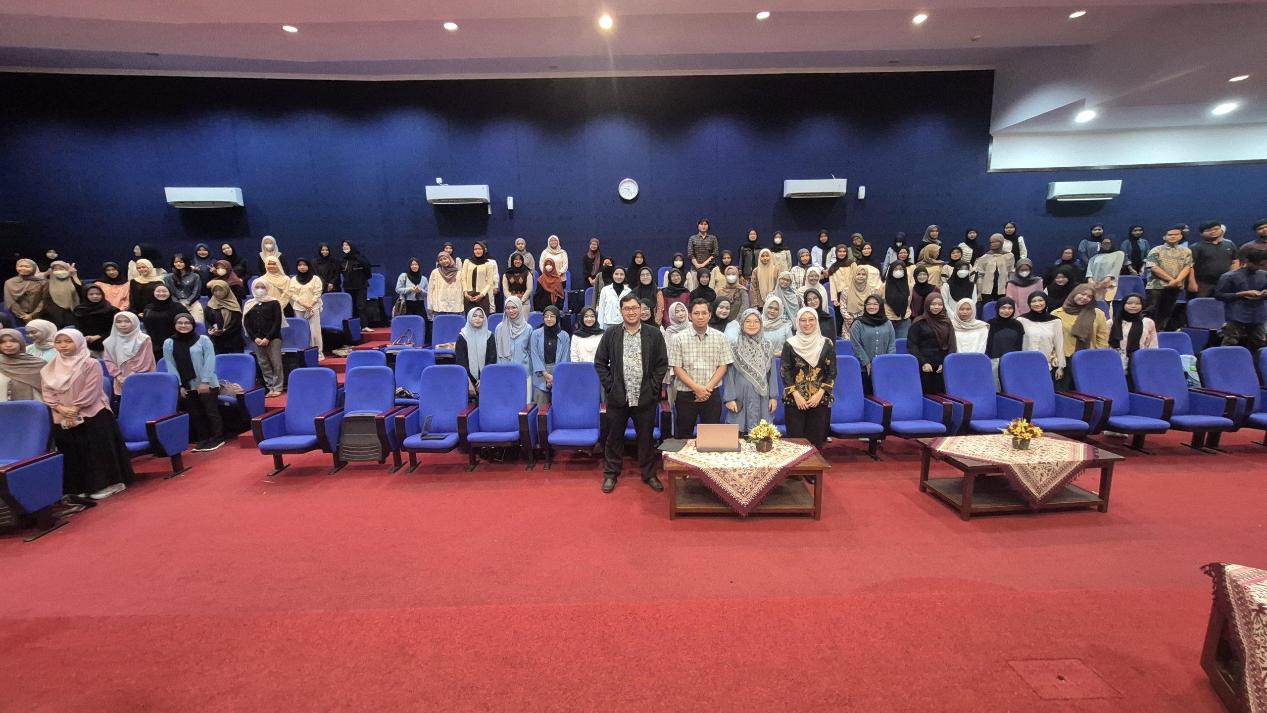 Online Visiting Lecture Ekonomi Islam Undip : Standar Halal dan ...